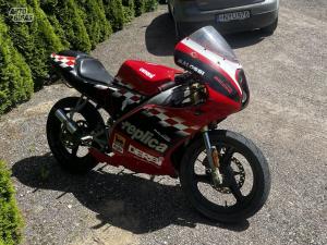 Red Derbi GPR 2002 in Kelme, with an engine capacity of 0.05 L and mileage of 0 thousand km for 650 €, photo 3 on AUTOMOTO.COM.LV
