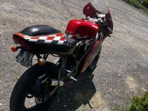 Red Derbi GPR 2002 in Kelme, with an engine capacity of 0.05 L and mileage of 0 thousand km for 650 €, photo 5 on AUTOMOTO.COM.LV