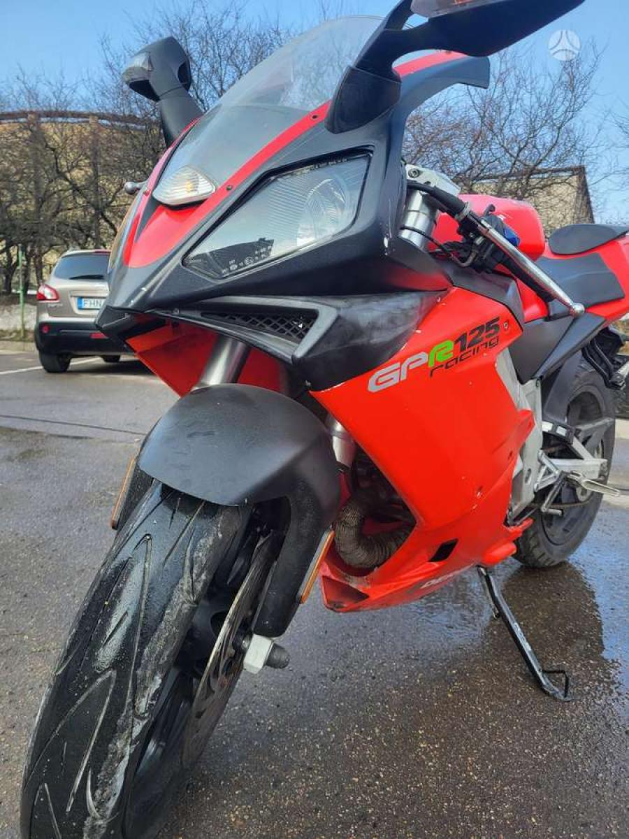 Sarkans Derbi GPR 2005 Viļņa, ar dzinēja tilpumu 0.13 L un nobraukumu 3 tūkst. km par 1500 €, foto 3 vietnē AUTOMOTO.COM.LV