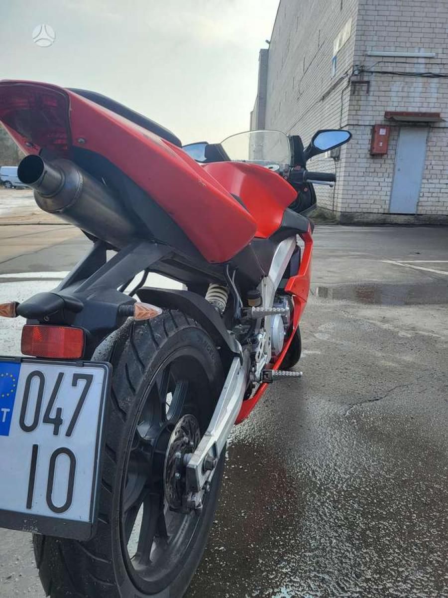 Sarkans Derbi GPR 2005 Viļņa, ar dzinēja tilpumu 0.13 L un nobraukumu 3 tūkst. km par 1500 €, foto 10 vietnē AUTOMOTO.COM.LV