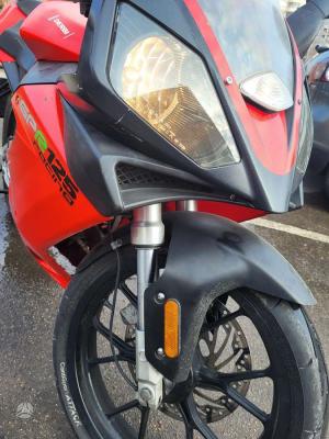 Sarkans Derbi GPR 2005 Viļņa, ar dzinēja tilpumu 0.13 L un nobraukumu 3 tūkst. km par 1500 €, foto 12 vietnē AUTOMOTO.COM.LV