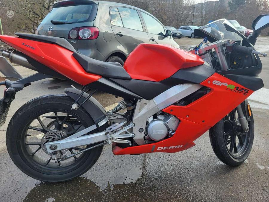 Sarkans Derbi GPR 2005 Viļņa, ar dzinēja tilpumu 0.13 L un nobraukumu 3 tūkst. km par 1500 €, foto 13 vietnē AUTOMOTO.COM.LV