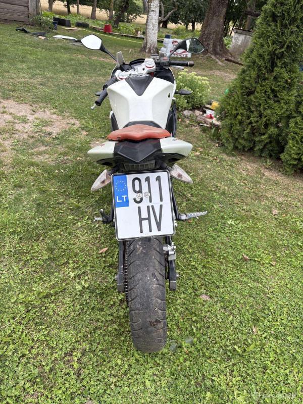 Белый Derbi GPR 2011 в Пасвалис, объемом двигателя 0.13 л и пробегом 18 тыс. км за 800 €, фото 3 на AUTOMOTO.COM.LV