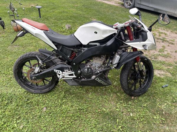 Белый Derbi GPR 2011 в Пасвалис, объемом двигателя 0.13 л и пробегом 18 тыс. км за 800 €, фото 5 на AUTOMOTO.COM.LV
