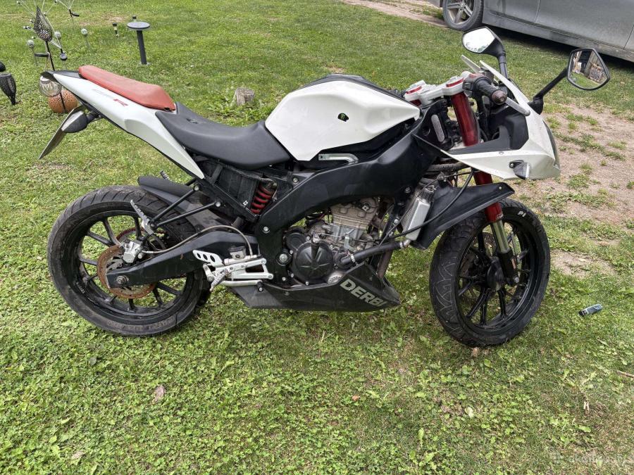 White Derbi GPR 2011 in Pasvalys, with an engine capacity of 0.13 L and mileage of 18 thousand km for 800 €, photo 5 on AUTOMOTO.COM.LV