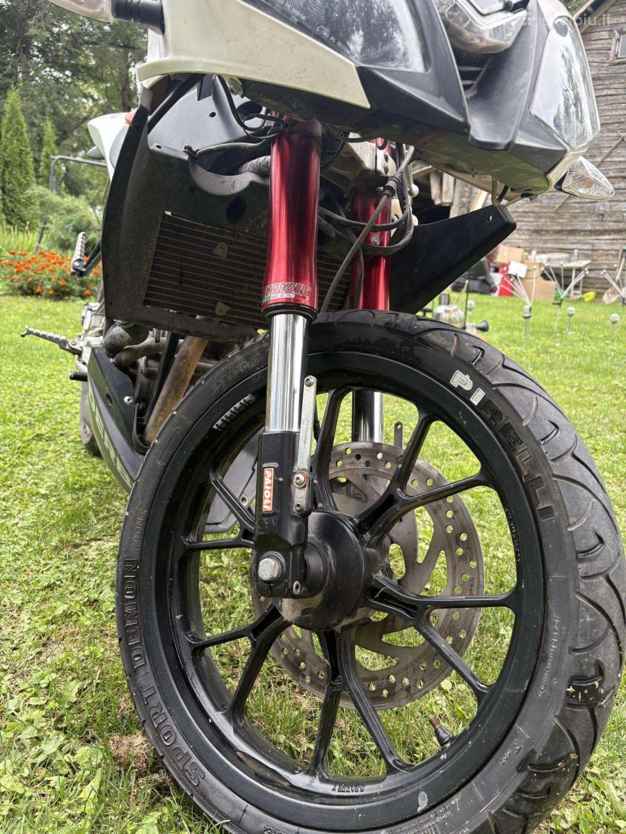 White Derbi GPR 2011 in Pasvalys, with an engine capacity of 0.13 L and mileage of 18 thousand km for 800 €, photo 19 on AUTOMOTO.COM.LV