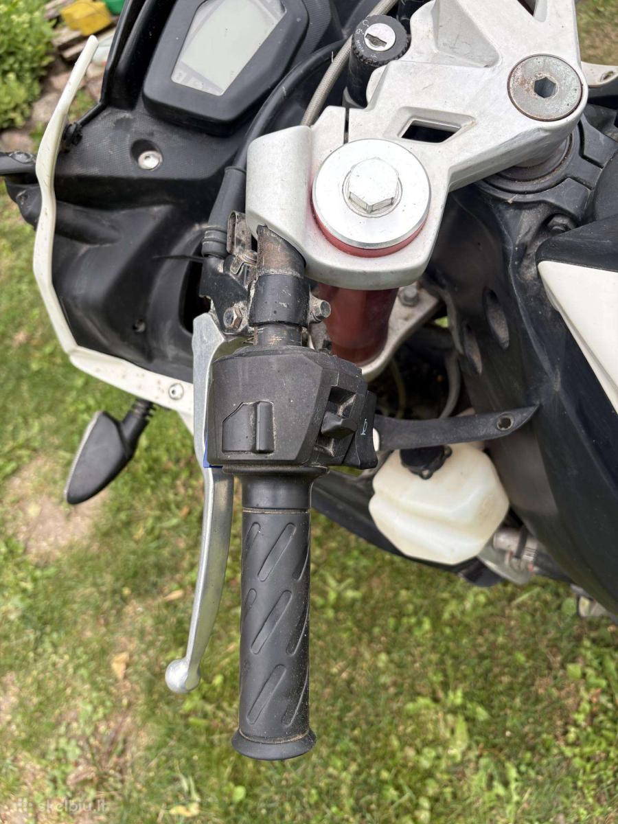 White Derbi GPR 2011 in Pasvalys, with an engine capacity of 0.13 L and mileage of 18 thousand km for 800 €, photo 32 on AUTOMOTO.COM.LV