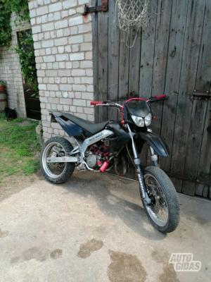Black Derbi Senda 2004 in Utena, with an engine capacity of 0.05 L and mileage of 27 thousand km for 1100 €, photo 6 on AUTOMOTO.COM.LV