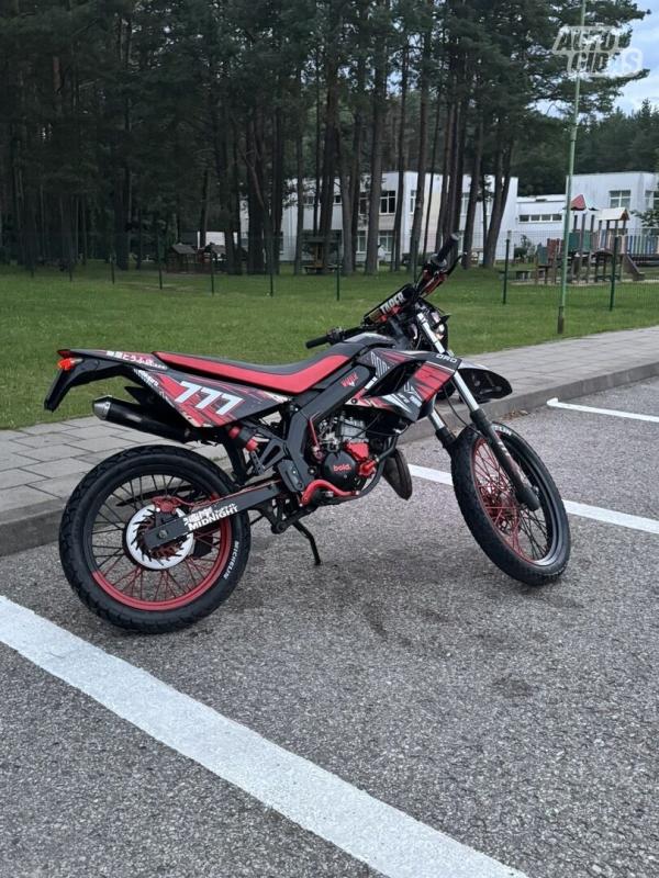 Melns Derbi Senda 2006 Ignalina, ar dzinēja tilpumu 0.05 L un nobraukumu 52 tūkst. km par 1300 €, foto 3 vietnē AUTOMOTO.COM.LV