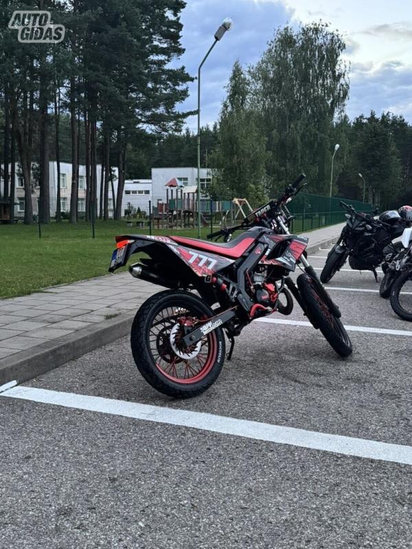 Melns Derbi Senda 2006 Ignalina, ar dzinēja tilpumu 0.05 L un nobraukumu 52 tūkst. km par 1300 €, foto 5 vietnē AUTOMOTO.COM.LV