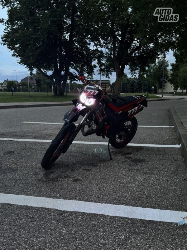 Melns Derbi Senda 2006 Ignalina, ar dzinēja tilpumu 0.05 L un nobraukumu 52 tūkst. km par 1300 €, foto 6 vietnē AUTOMOTO.COM.LV