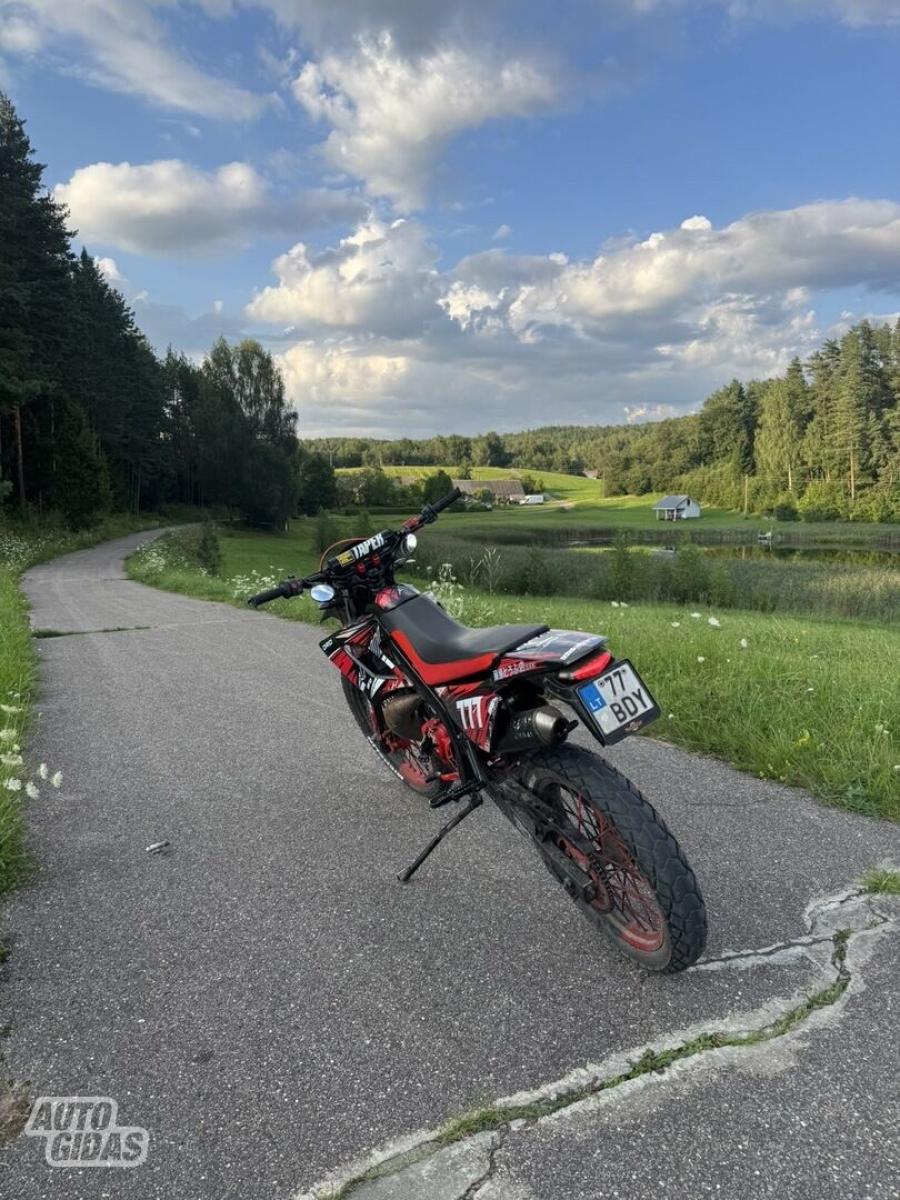 Black Derbi Senda 2006 in Ignalina, with an engine capacity of 0.05 L and mileage of 52 thousand km for 1300 €, photo 7 on AUTOMOTO.COM.LV