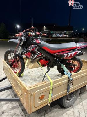 Black Derbi Senda 2006 in Ignalina, with an engine capacity of 0.05 L and mileage of 52 thousand km for 1300 €, photo 8 on AUTOMOTO.COM.LV