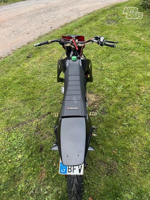 Melns Derbi Senda 2006 Šilutė, ar dzinēja tilpumu 0.08 L un nobraukumu 0 tūkst. km par 1000 €, foto 9 vietnē AUTOMOTO.COM.LV
