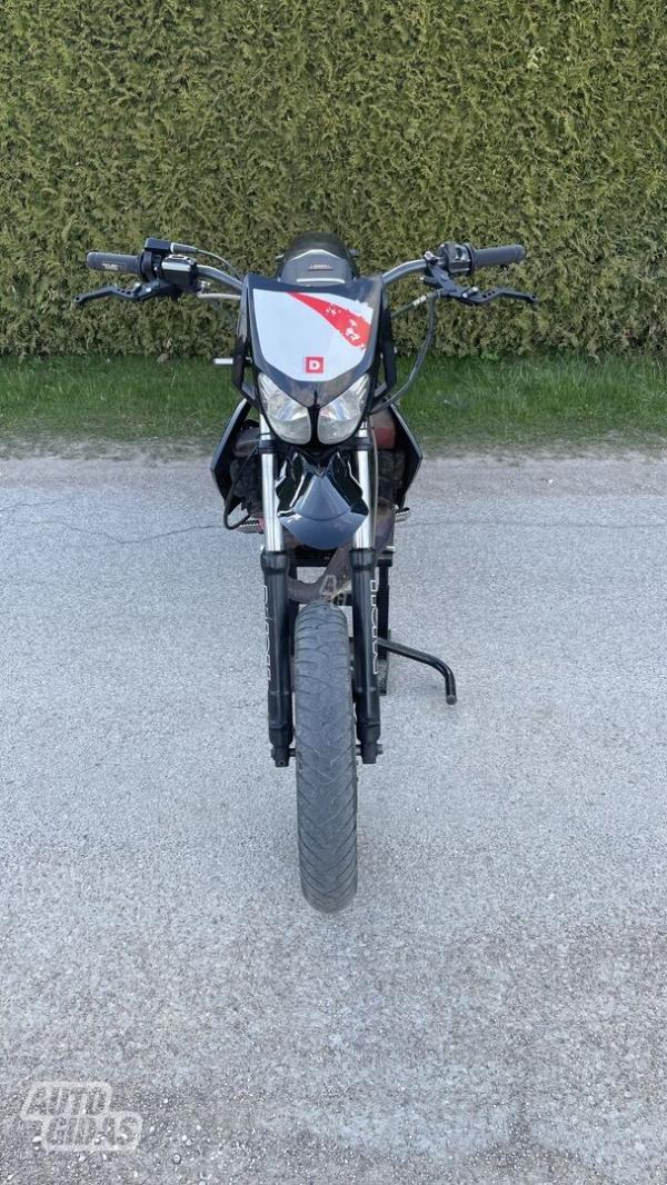 Melns Derbi Senda 2007 Šilalė, ar dzinēja tilpumu 0.05 L un nobraukumu 26 tūkst. km par 1350 €, foto 3 vietnē AUTOMOTO.COM.LV