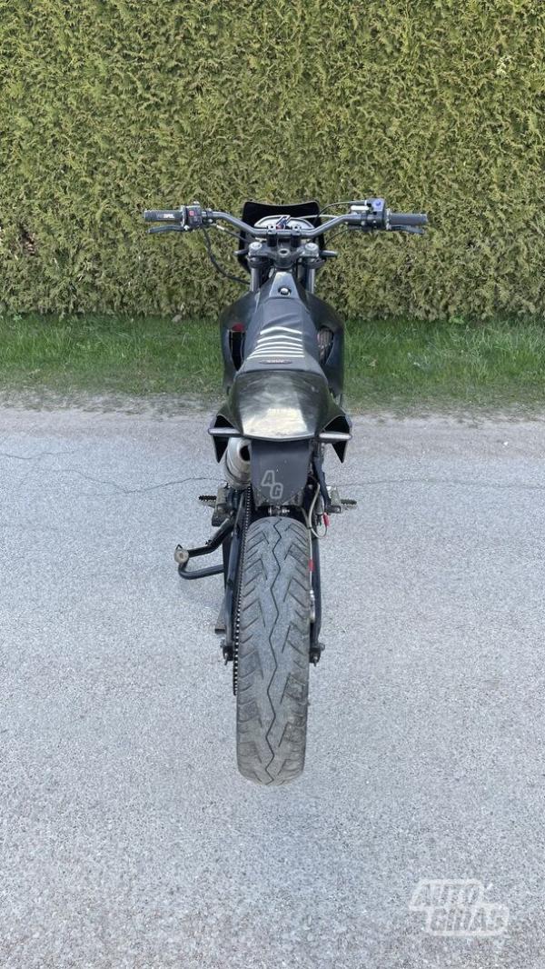 Melns Derbi Senda 2007 Šilalė, ar dzinēja tilpumu 0.05 L un nobraukumu 26 tūkst. km par 1350 €, foto 4 vietnē AUTOMOTO.COM.LV