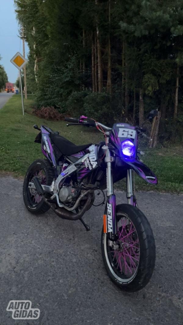 Black Derbi Senda 2007 in Sakiai, with an engine capacity of 0.05 L and mileage of 0 thousand km for 1900 €, photo 1 on AUTOMOTO.COM.LV