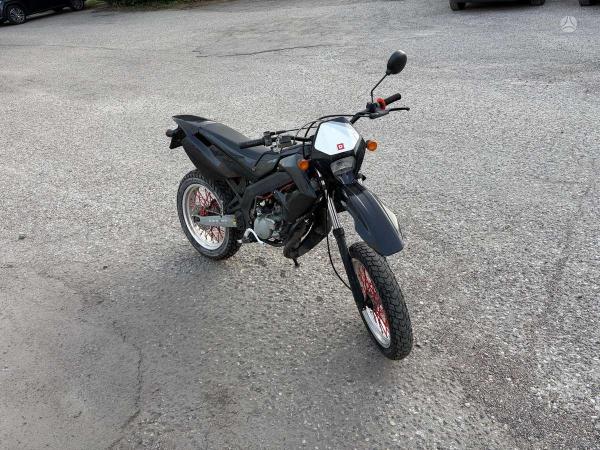 Melns Derbi Senda 2008 Viļņa, ar dzinēja tilpumu 49.00 L un nobraukumu 25 tūkst. km par 1500 €, foto 1 vietnē AUTOMOTO.COM.LV