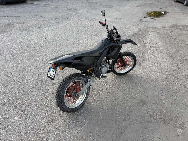 Melns Derbi Senda 2008 Viļņa, ar dzinēja tilpumu 49.00 L un nobraukumu 25 tūkst. km par 1500 €, foto 3 vietnē AUTOMOTO.COM.LV