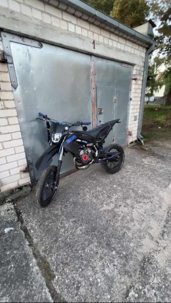 Melns Derbi Senda 2008 Alīta, ar dzinēja tilpumu 49.00 L un nobraukumu 12 tūkst. km par 2100 €, foto 2 vietnē AUTOMOTO.COM.LV