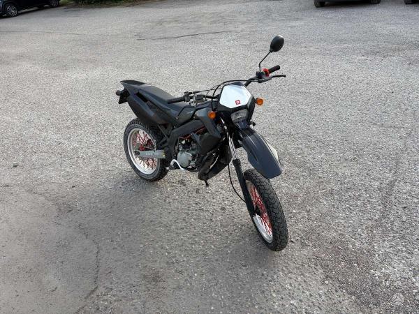Melns Derbi Senda 2008 Viļņa, ar dzinēja tilpumu 50.00 L un nobraukumu 25 tūkst. km par 1300 €, foto 1 vietnē AUTOMOTO.COM.LV
