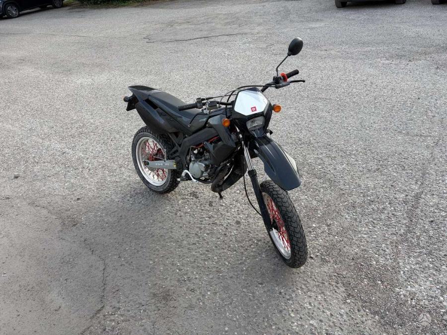 Melns Derbi Senda 2008 Viļņa, ar dzinēja tilpumu 50.00 L un nobraukumu 25 tūkst. km par 1300 €, foto 1 vietnē AUTOMOTO.COM.LV