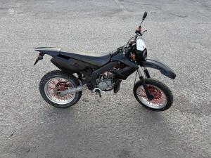 Melns Derbi Senda 2008 Viļņa, ar dzinēja tilpumu 50.00 L un nobraukumu 25 tūkst. km par 1300 €, foto 3 vietnē AUTOMOTO.COM.LV