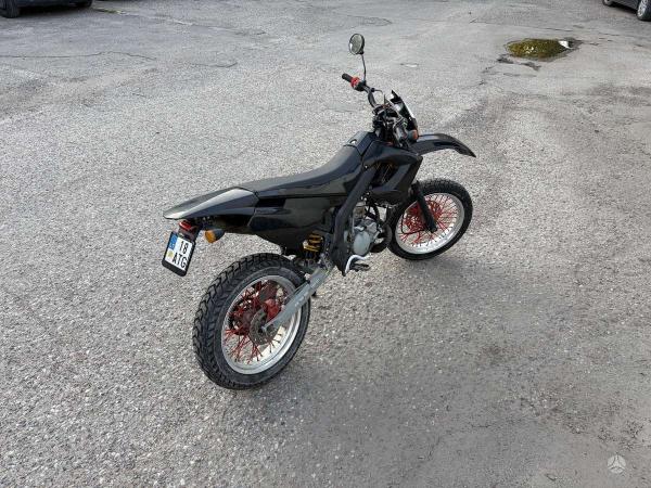Melns Derbi Senda 2008 Viļņa, ar dzinēja tilpumu 50.00 L un nobraukumu 25 tūkst. km par 1300 €, foto 3 vietnē AUTOMOTO.COM.LV