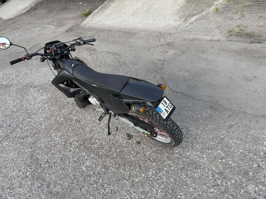 Melns Derbi Senda 2008 Viļņa, ar dzinēja tilpumu 50.00 L un nobraukumu 25 tūkst. km par 1300 €, foto 5 vietnē AUTOMOTO.COM.LV