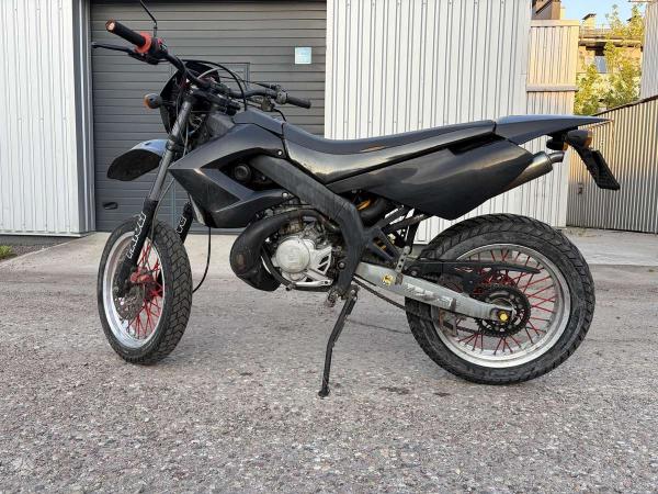 Melns Derbi Senda 2008 Viļņa, ar dzinēja tilpumu 50.00 L un nobraukumu 25 tūkst. km par 1300 €, foto 5 vietnē AUTOMOTO.COM.LV
