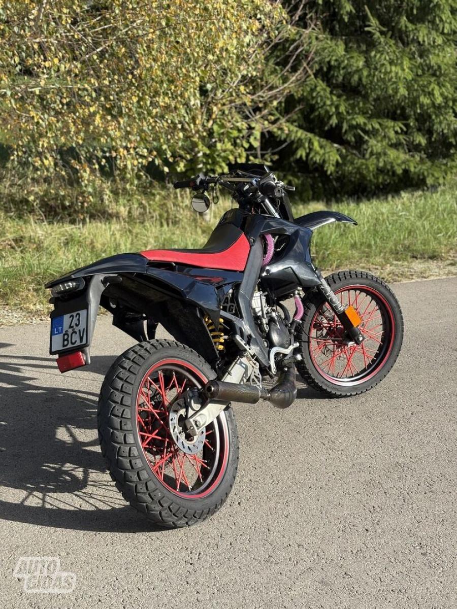 Melns Derbi Senda 2008 Radviliškis, ar dzinēja tilpumu 0.05 L un nobraukumu 17 tūkst. km par 1700 €, foto 5 vietnē AUTOMOTO.COM.LV