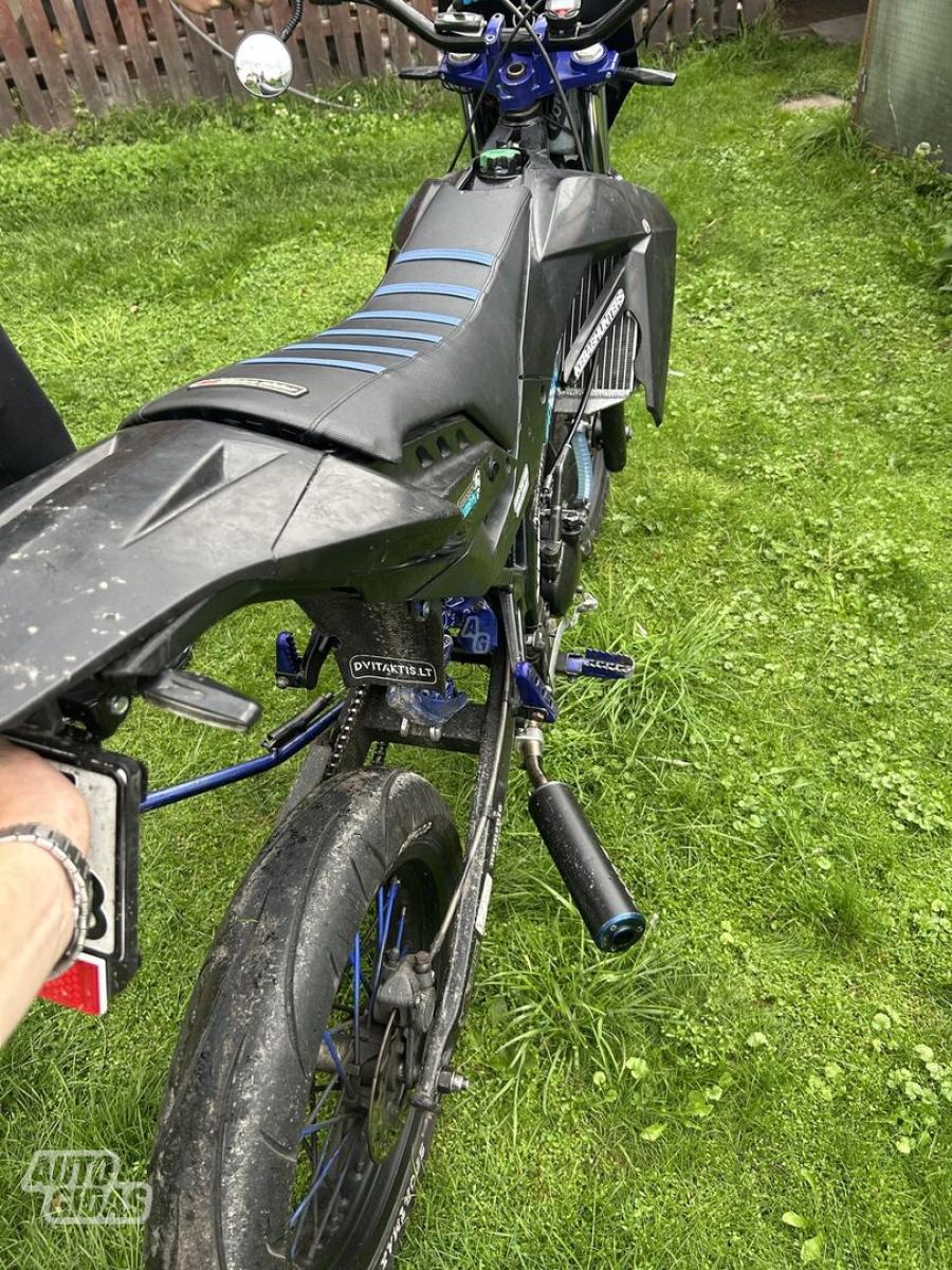 Melns Derbi Senda 2008 Alīta, ar dzinēja tilpumu 0.05 L un nobraukumu 12 tūkst. km par 1900 €, foto 6 vietnē AUTOMOTO.COM.LV
