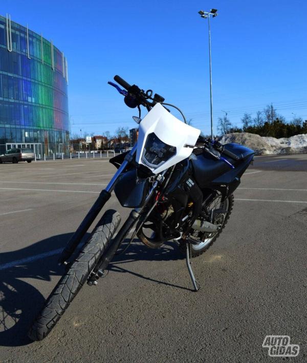 Melns Derbi Senda 2009 Šauļi, ar dzinēja tilpumu 0.05 L un nobraukumu 11 tūkst. km par 1400 €, foto 1 vietnē AUTOMOTO.COM.LV