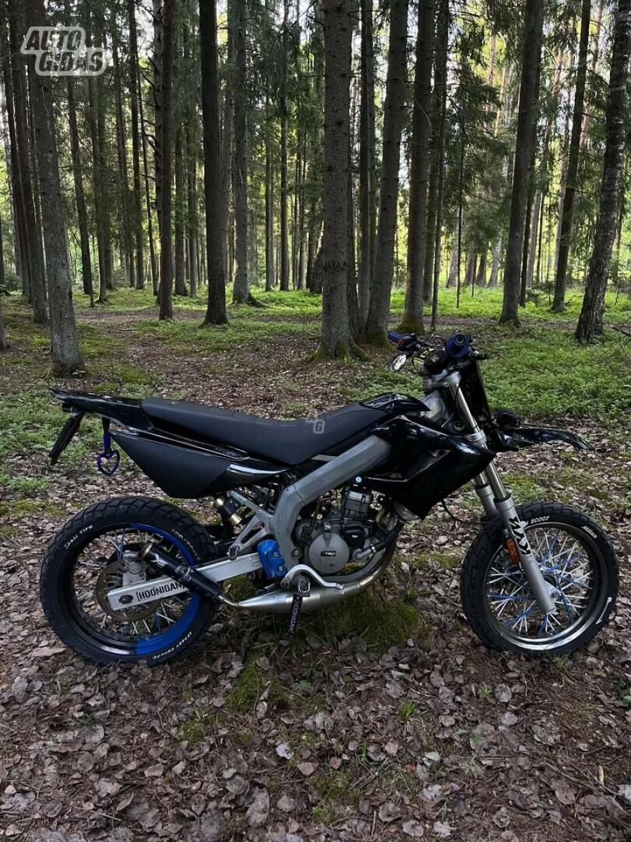 Black Derbi Senda 2009 in Radviliskis, with an engine capacity of 0.05 L and mileage of 0 thousand km for 1450 €, photo 4 on AUTOMOTO.COM.LV