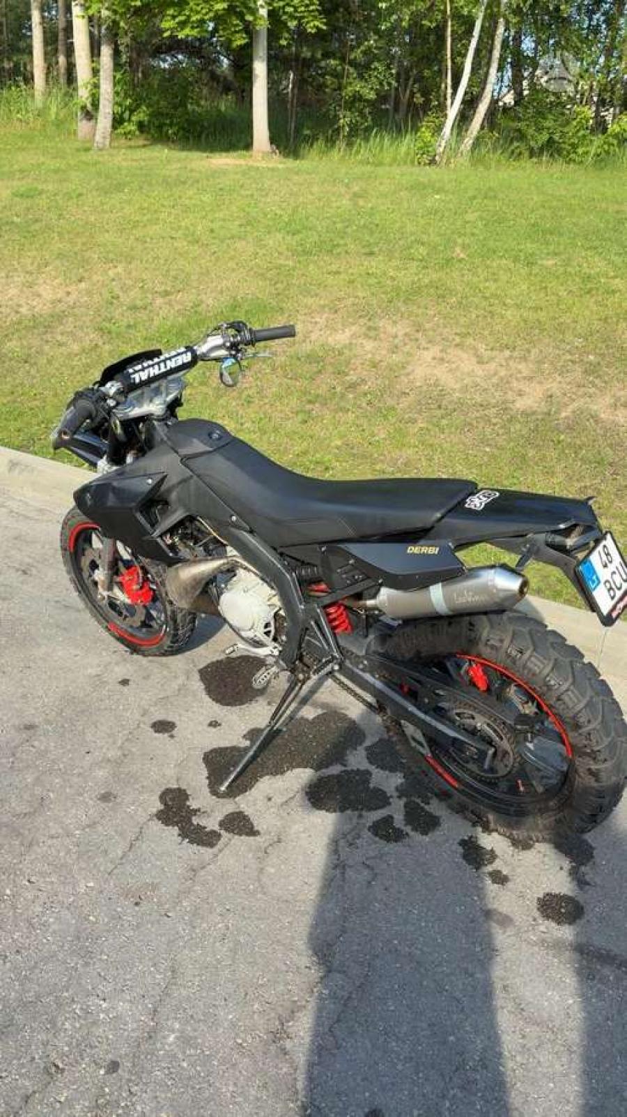 Черный Derbi Senda 2009 в Утена, объемом двигателя 49.00 л и пробегом 17 тыс. км за 1450 €, фото 5 на AUTOMOTO.COM.LV