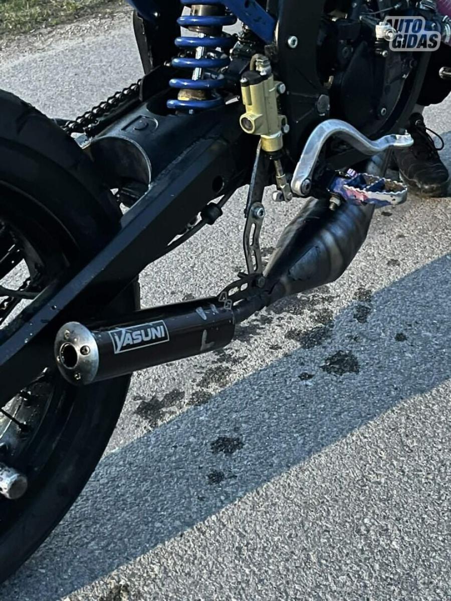 Melns Derbi Senda 2010 Kaišiadorys, ar dzinēja tilpumu 0.05 L un nobraukumu 29 tūkst. km par 2300 €, foto 8 vietnē AUTOMOTO.COM.LV