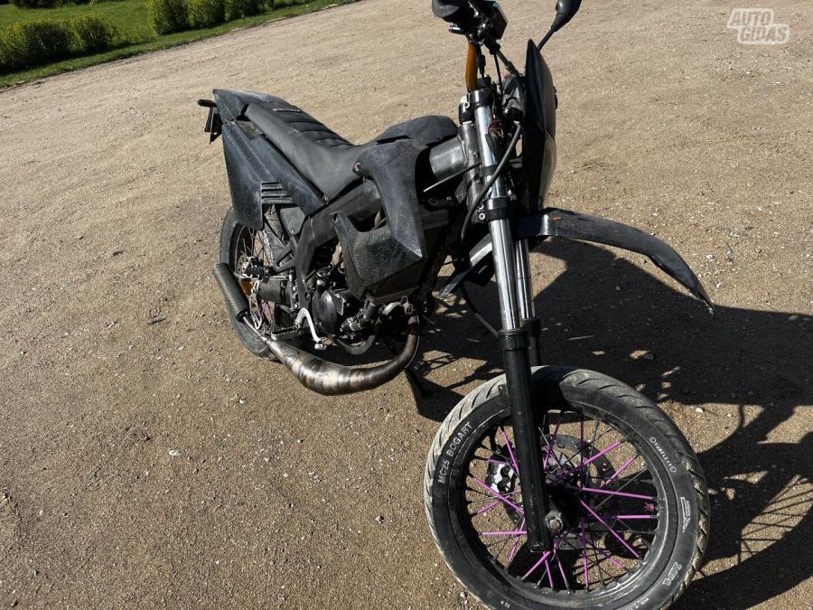 Black Derbi Senda 2011 in Kelme, with an engine capacity of 0.05 L and mileage of 0 thousand km for 1050 €, photo 3 on AUTOMOTO.COM.LV