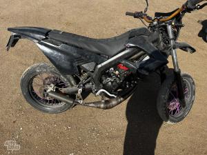 Black Derbi Senda 2011 in Kelme, with an engine capacity of 0.05 L and mileage of 0 thousand km for 1050 €, photo 4 on AUTOMOTO.COM.LV
