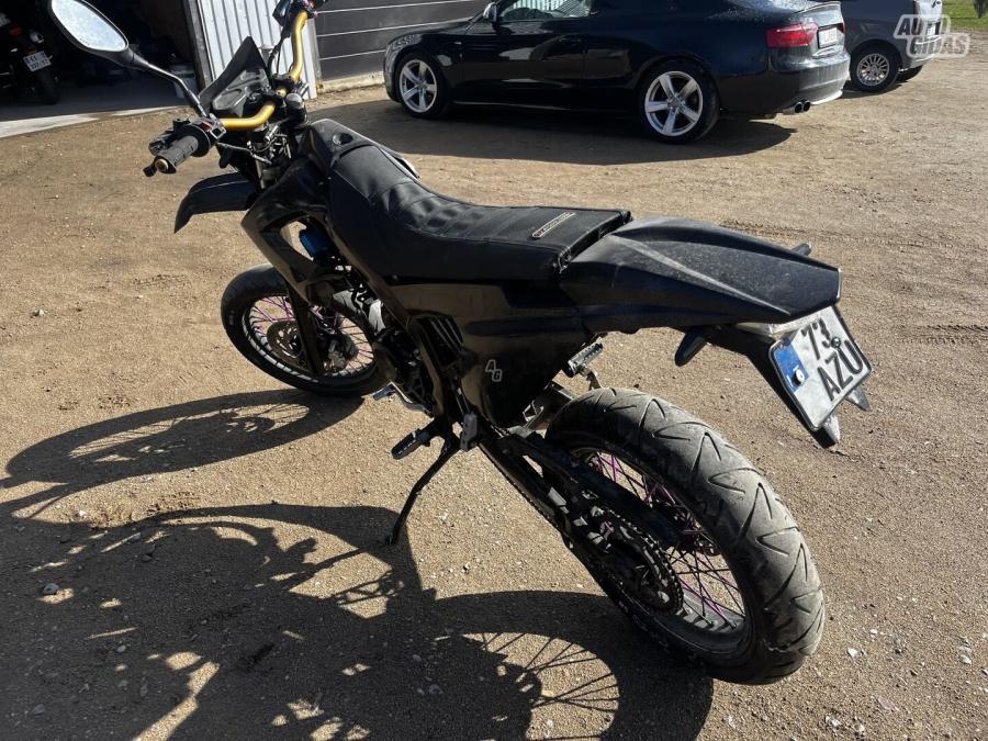 Black Derbi Senda 2011 in Kelme, with an engine capacity of 0.05 L and mileage of 0 thousand km for 1050 €, photo 6 on AUTOMOTO.COM.LV