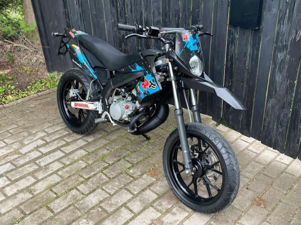 Melns Derbi Senda 2011 Prienai, ar dzinēja tilpumu 49.00 L un nobraukumu 26 tūkst. km par 1550 €, foto 1 vietnē AUTOMOTO.COM.LV