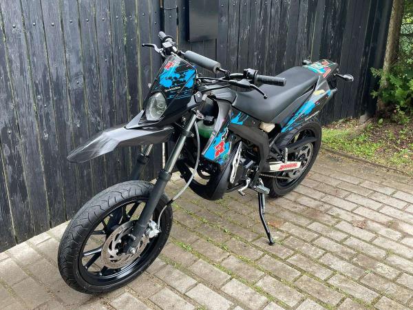 Melns Derbi Senda 2011 Prienai, ar dzinēja tilpumu 49.00 L un nobraukumu 26 tūkst. km par 1550 €, foto 2 vietnē AUTOMOTO.COM.LV