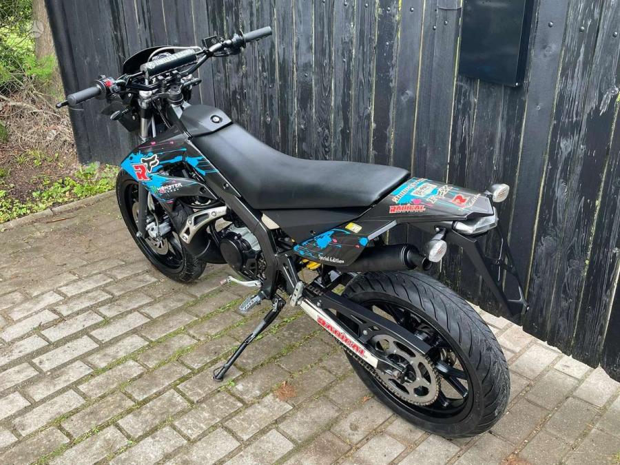 Melns Derbi Senda 2011 Prienai, ar dzinēja tilpumu 49.00 L un nobraukumu 26 tūkst. km par 1550 €, foto 7 vietnē AUTOMOTO.COM.LV
