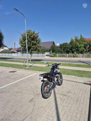 Black Derbi Senda 2011 in Kazlu Ruda, with an engine capacity of 50.00 L and mileage of 10 thousand km for 1850 €, photo 5 on AUTOMOTO.COM.LV