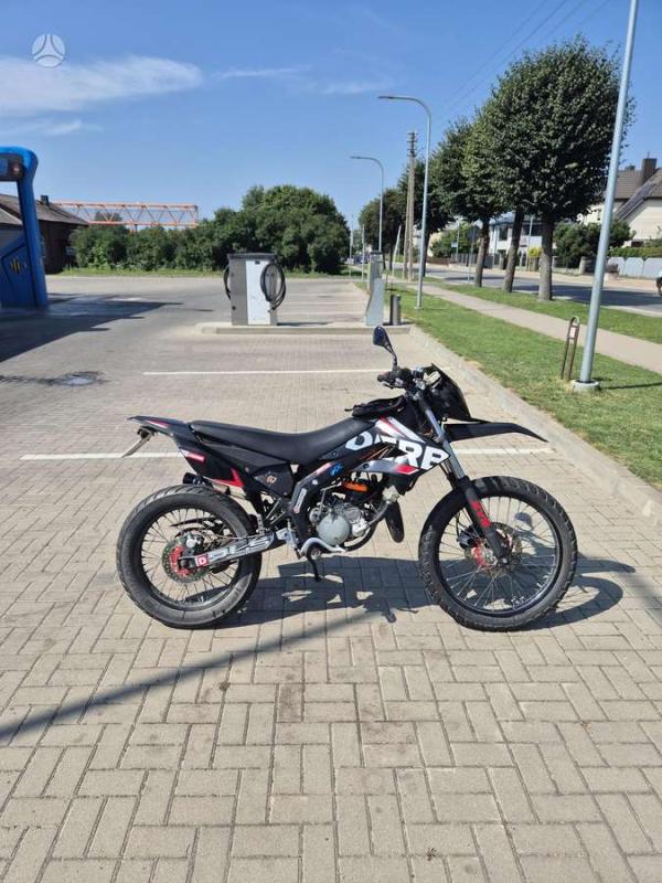 Black Derbi Senda 2011 in Kazlu Ruda, with an engine capacity of 50.00 L and mileage of 10 thousand km for 1850 €, photo 7 on AUTOMOTO.COM.LV