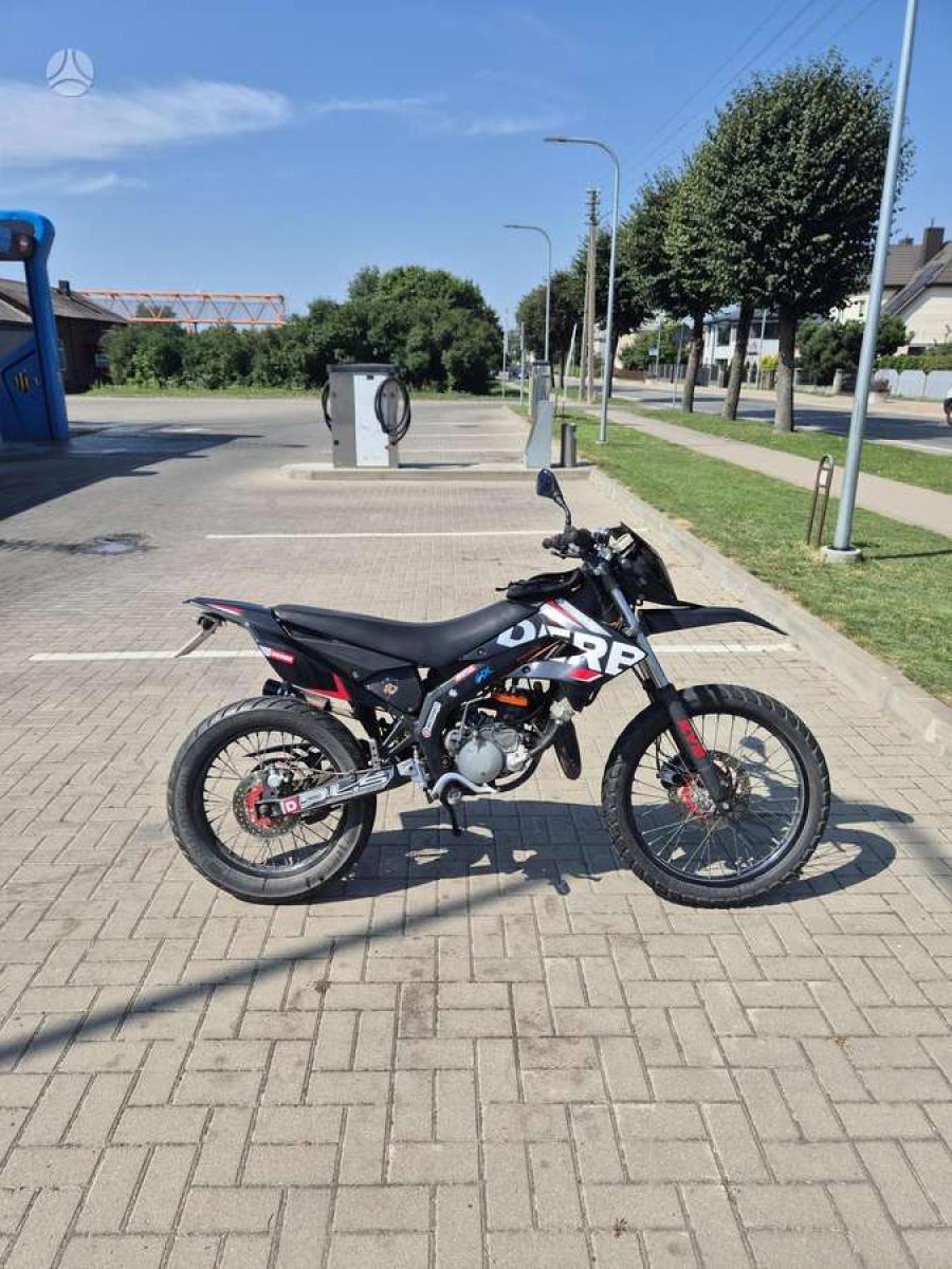 Black Derbi Senda 2011 in Kazlu Ruda, with an engine capacity of 50.00 L and mileage of 10 thousand km for 1850 €, photo 7 on AUTOMOTO.COM.LV