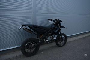 Черный Derbi Senda 2011 в Утена, объемом двигателя 50.00 л и пробегом 25 тыс. км за 1700 €, фото 4 на AUTOMOTO.COM.LV