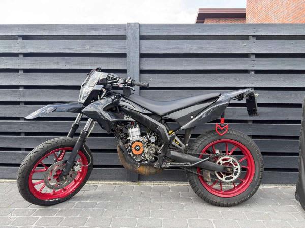 Melns Derbi Senda 2012 Klaipėda, ar dzinēja tilpumu 49.00 L un nobraukumu 25 tūkst. km par 2000 €, foto 1 vietnē AUTOMOTO.COM.LV