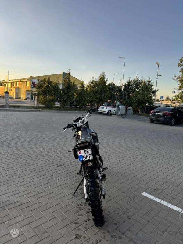 Melns Derbi Senda 2012 Tauragė, ar dzinēja tilpumu 50.00 L un nobraukumu 16 tūkst. km par 1200 €, foto 3 vietnē AUTOMOTO.COM.LV