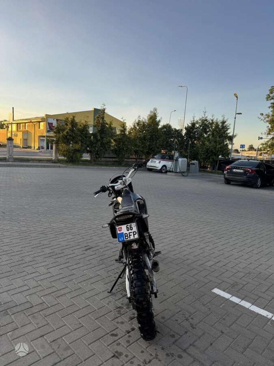 Melns Derbi Senda 2012 Tauragė, ar dzinēja tilpumu 50.00 L un nobraukumu 16 tūkst. km par 1200 €, foto 4 vietnē AUTOMOTO.COM.LV