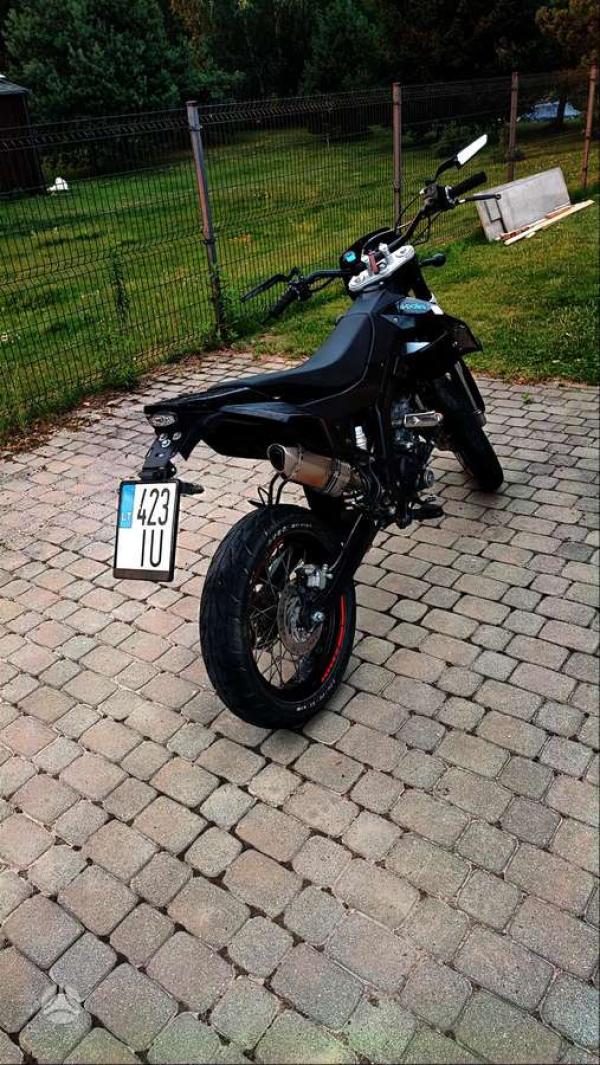 Black Derbi Senda 2012 in Vilnius, with an engine capacity of 0.13 L and mileage of 13 thousand km for 1500 €, photo 3 on AUTOMOTO.COM.LV
